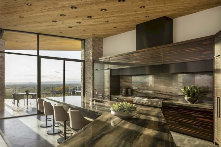 Unique Shape Design of Crusader House in Arizona by Drewett Works