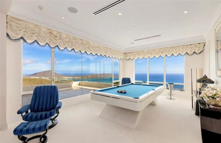 Walls of Glass of this $11,600,000 Hillside Home Capture Breathtaking ...
