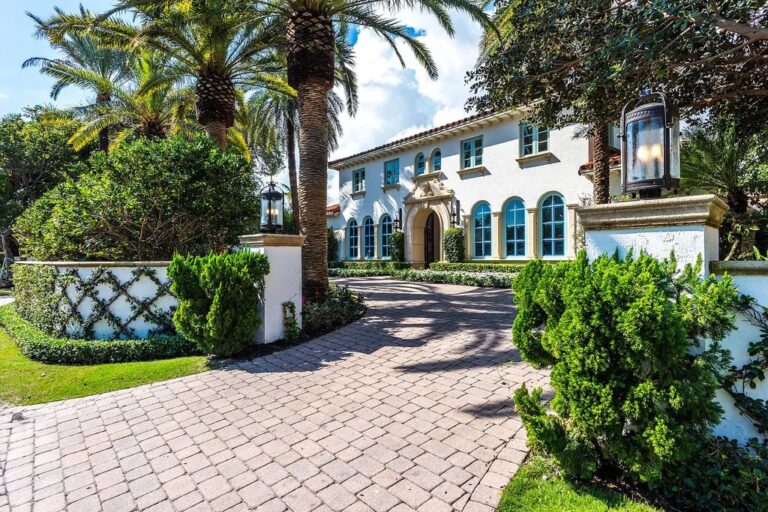 $49.5M wonderful Mediterranean villa in Palm Beach with exquisite finishes