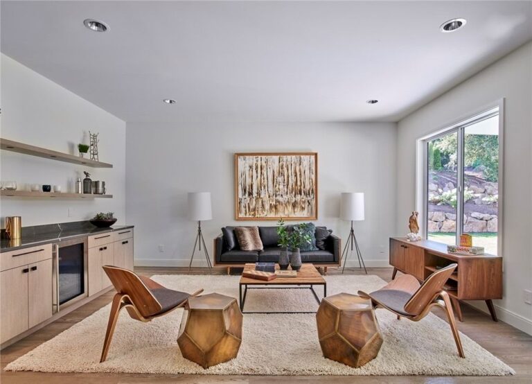 Captivating Modern House in Bellevue with Elegant Architecture Sells ...