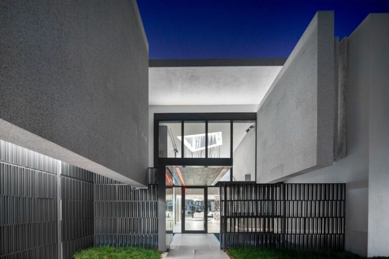 One Of The Most Exceptional Masterpieces in Miami Beach by SAOTA back ...