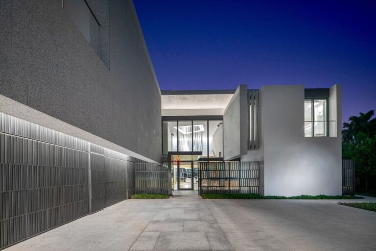 One Of The Most Exceptional Masterpieces in Miami Beach by SAOTA back ...