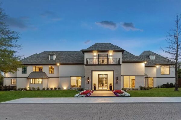 An Artfully Re-designed Home in Dallas offers The Luxury at Its Finest