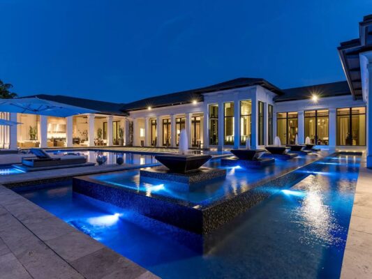 An Exquisite World Class Mansion in Palm Beach Gardens with Resort ...