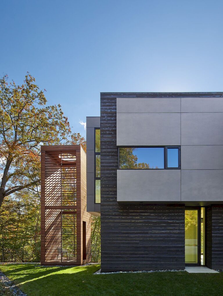 GG House highlights the beautiful landscape by Robert Gurney Architect