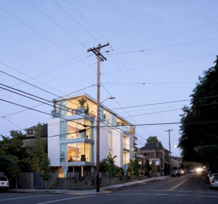 Skyview House, Inverts its Layout for More Natural Living by William Kaven