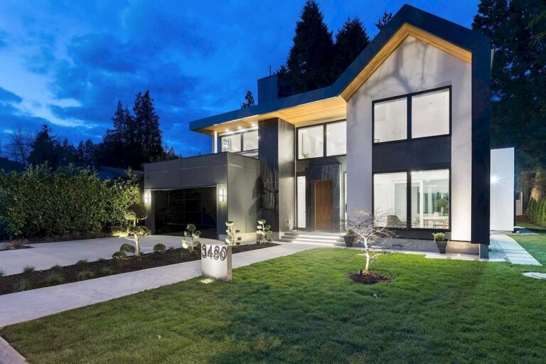 World-Class House in North Vancouver with Sustainable Design Hits on ...