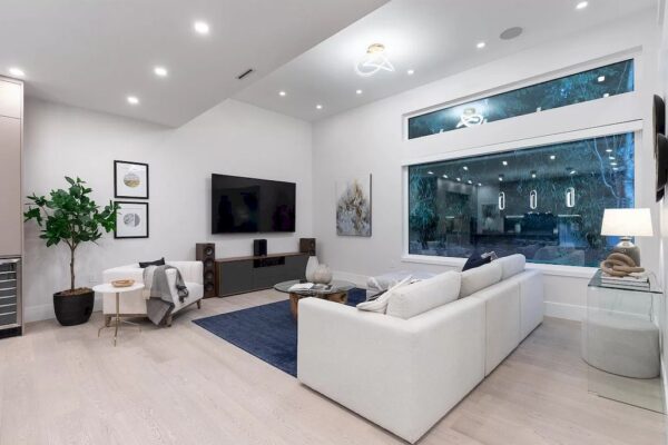 World-Class House in North Vancouver with Sustainable Design Hits on ...