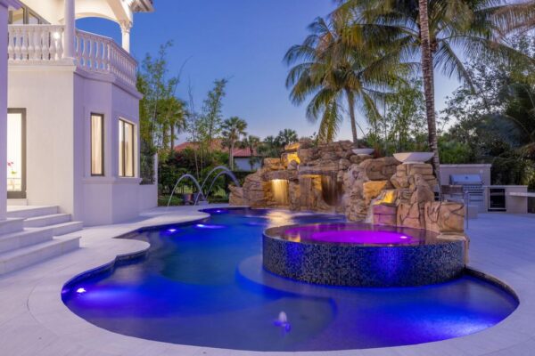 A Parkland Country Club Estate with Glamour in Every Corner