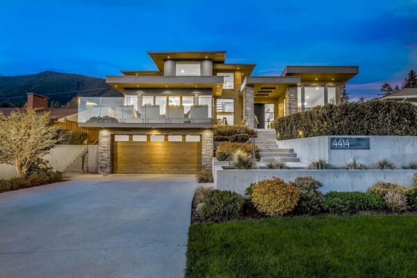 Ocean View House in North Vancouver with Warm and Inviting Modern Feel ...