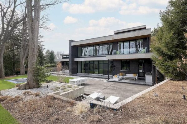 Remarkable Custom-built Private Modern Estate in Toronto Lists for C ...