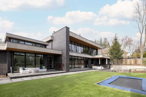 Remarkable Custom-built Private Modern Estate in Toronto Lists for C ...