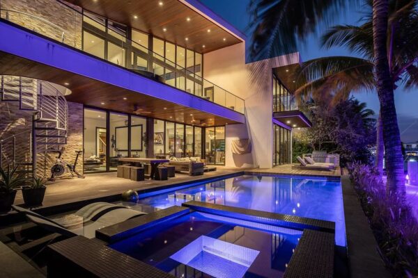 This Contemporary Waterfront Home in Boca Raton has A Dramatic Two ...