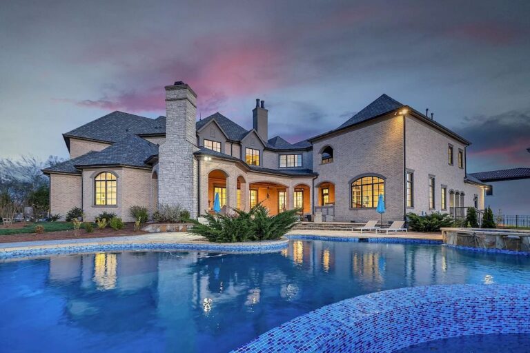 Extraordinary Hilltop Estate with Spectacular Sunsets and Exquisite ...