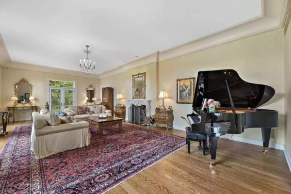 This $13,900,000 Stunning Sprawling Estate Features Impressive ...