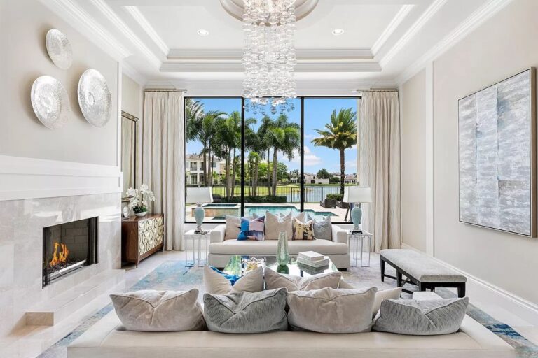 A Beautiful Custom Built Home in Boca Raton with Beautiful Landscaped ...