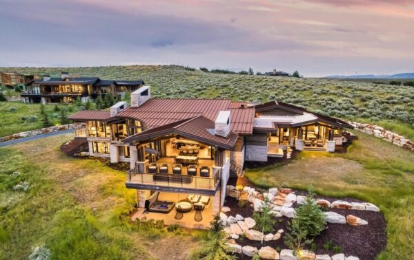 A Mountain Modern Masterpiece in Park City is Perfect for Entertainment ...