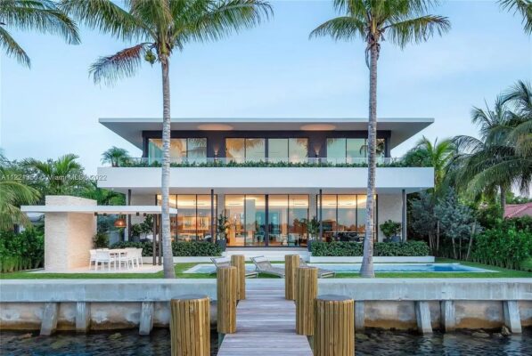 Brand New Modern Mansion in Miami Beach Overlooking Biscayne Bay