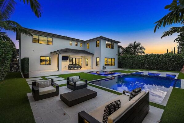 Contemporary Home in The Oaks at Boca Raton Florida with A Resort Style ...