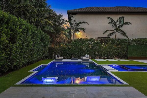 Contemporary Home in The Oaks at Boca Raton Florida with A Resort Style ...