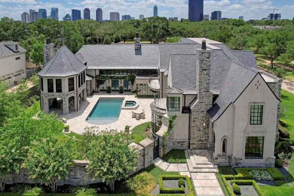 Stunning Custom Built Home in a Prime Tanglewood in Houston with Resort ...