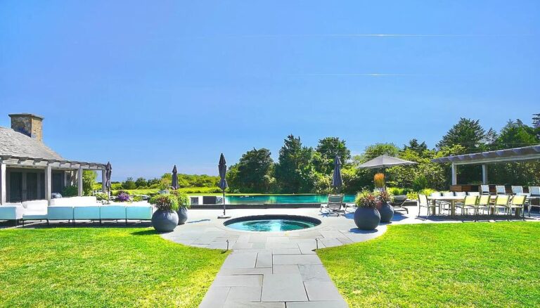 Dramatic Contemporary Styled House in Edgartown with Striking ...