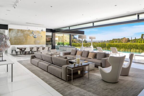 A Contemporary Home by Paul McLean in Beverly Hills Built to The ...