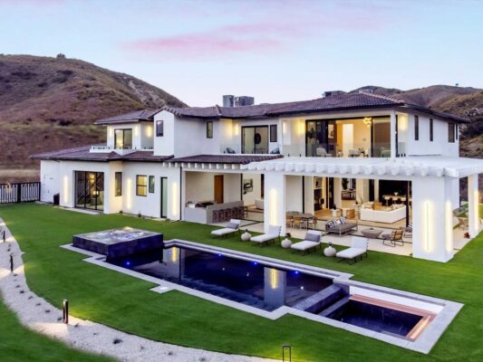 Breathtaking New Construction Home with Designer Finishes and Awe ...