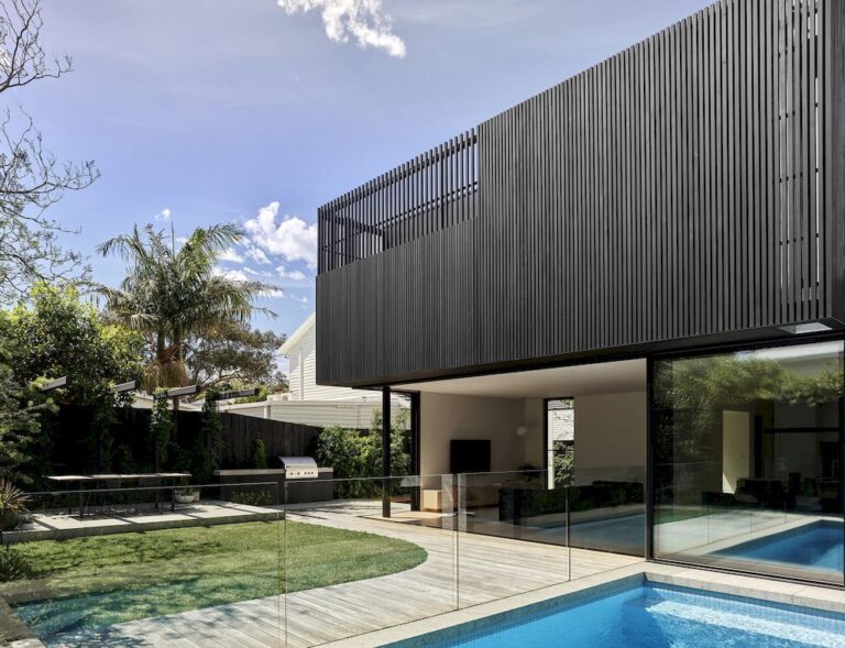 Eliza House immersed itself within the surrounding in Australia by WALA