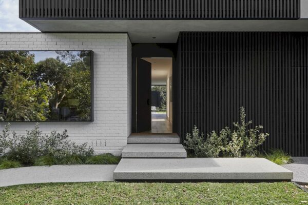 Eliza House immersed itself within the surrounding in Australia by WALA