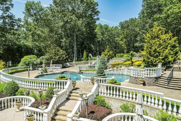 For the Unique! For the Connoisseur of Life! This Extraordinary ...