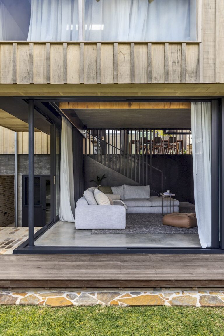 Higham Road House for spatial order flexibility sense by Philip Stejskal