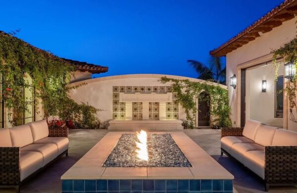 This Magnificent Custom Home in Rancho Santa Fe has An Amazing Outdoor ...