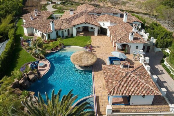 This Magnificent Custom Home in Rancho Santa Fe has An Amazing Outdoor ...