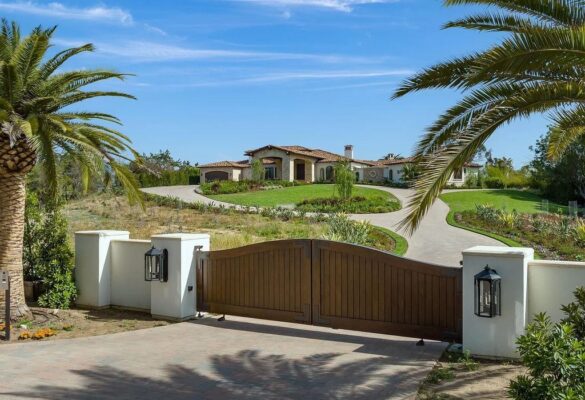 This Magnificent Custom Home in Rancho Santa Fe has An Amazing Outdoor ...
