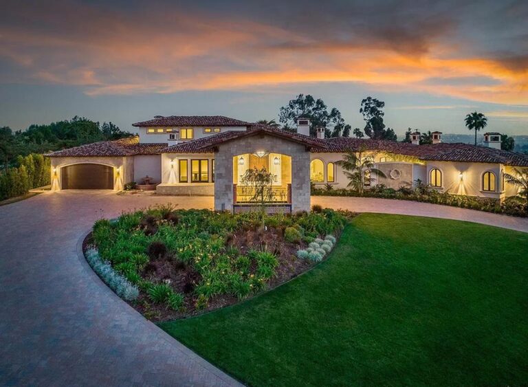 This Magnificent Custom Home in Rancho Santa Fe has An Amazing Outdoor ...