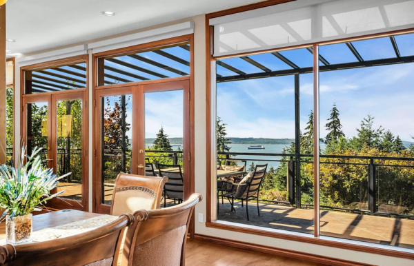 Warm & Beautiful Contemporary Home in West Vancouver with Spectacular ...