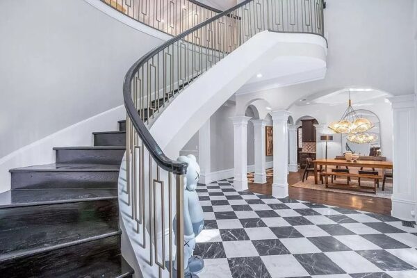 Exquisite English Manor-Style Home with Modern Finishes and Luxurious ...