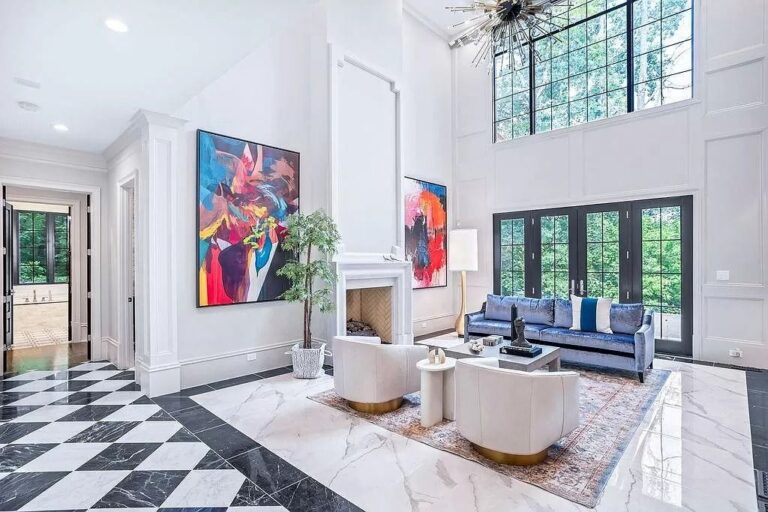 Exquisite English Manor-Style Home with Modern Finishes and Luxurious ...