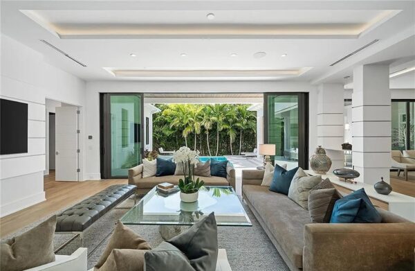 An Incredible Architectural Home with An Expansive Outdoor Living Area ...