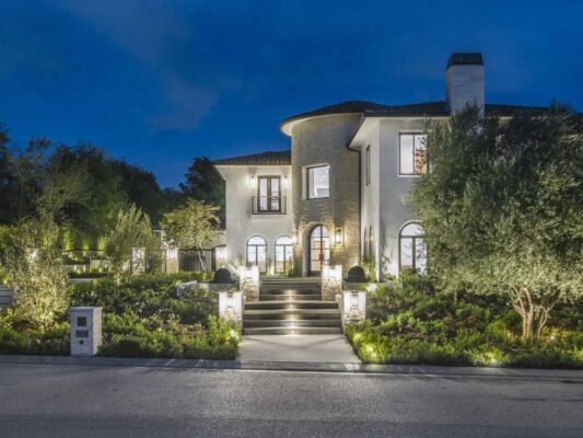 This Truly Masterpiece in Calabasas Showcases A Brilliant Reimagined ...