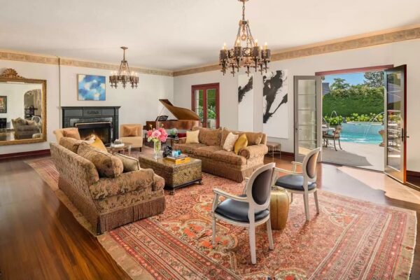 Edwin Ivy Legacy Home in Seattle with a Killer Indoor-Outdoor Flow