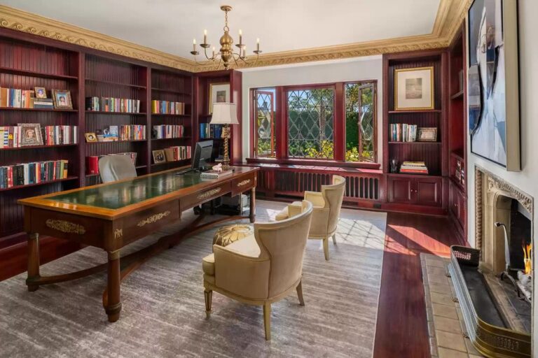 Edwin Ivy Legacy Home in Seattle with a Killer Indoor-Outdoor Flow