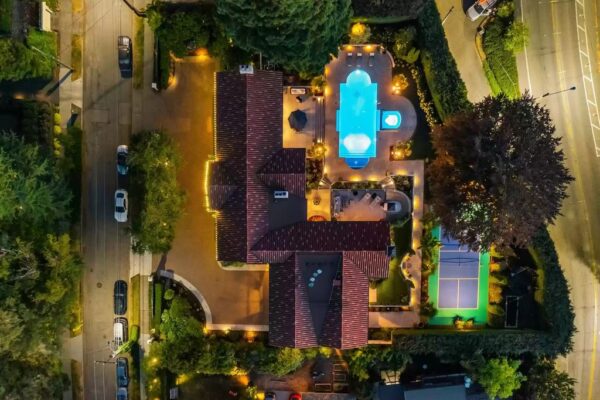 Edwin Ivy Legacy Home in Seattle with a Killer Indoor-Outdoor Flow