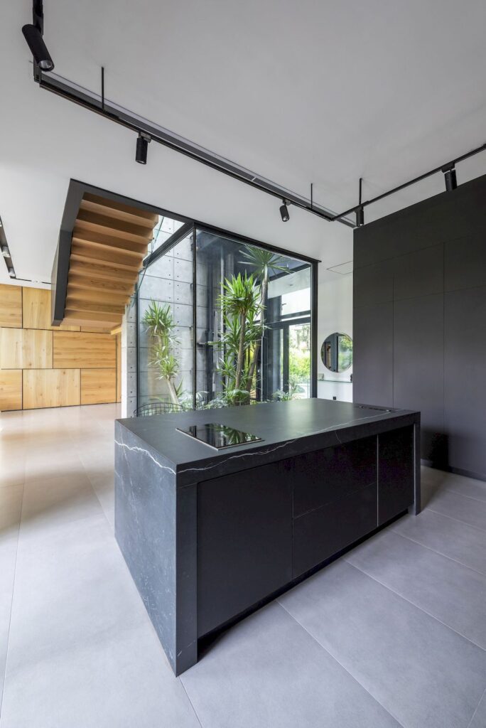 Ferdows House, a Stunning Home by Naghshekhak Architectural Group