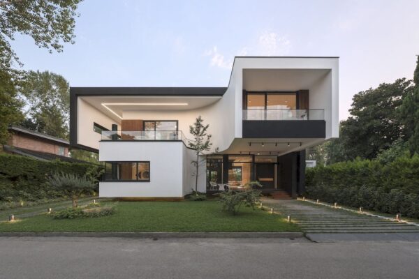 Ferdows House, a Stunning Home by Naghshekhak Architectural Group