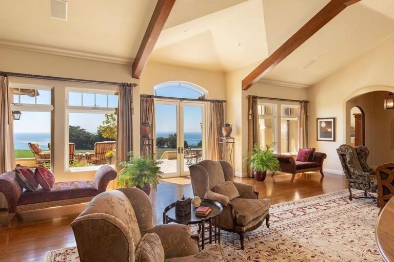 One of The Most Beautiful Villas on Extraordinary World Class Location ...