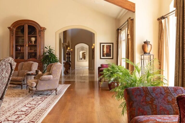 One of The Most Beautiful Villas on Extraordinary World Class Location ...