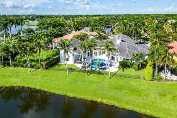 Spectacular Lakefront Home in Boca Raton with A Resort Style Pool and ...