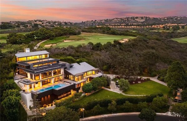 This $28 Million World Class Estate with Breathtaking Ocean Views in ...